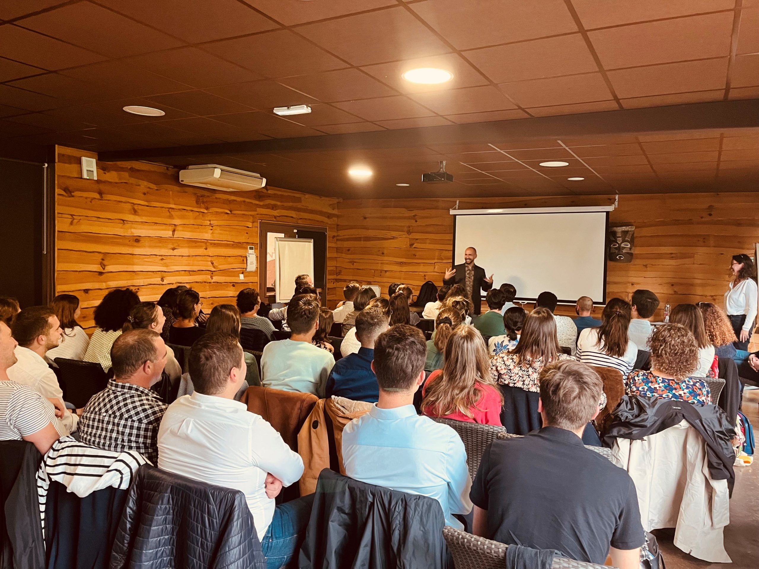 % |PME| Conférence 🎤 dédiée à l'impact de l'Intelligence Artificielle ...